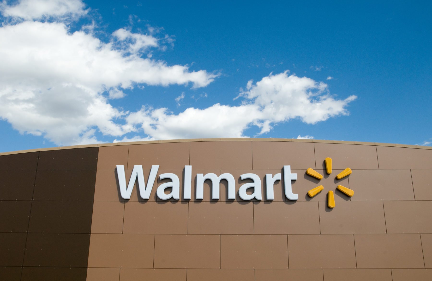 How Walmart brought unprecedented transparency to the food supply chain ...